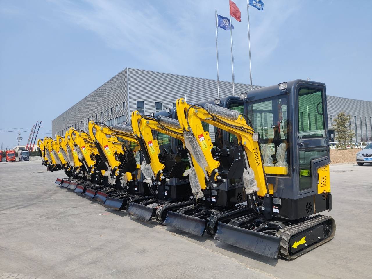 TYPHON Terror X Mini Excavator – 2,500lb