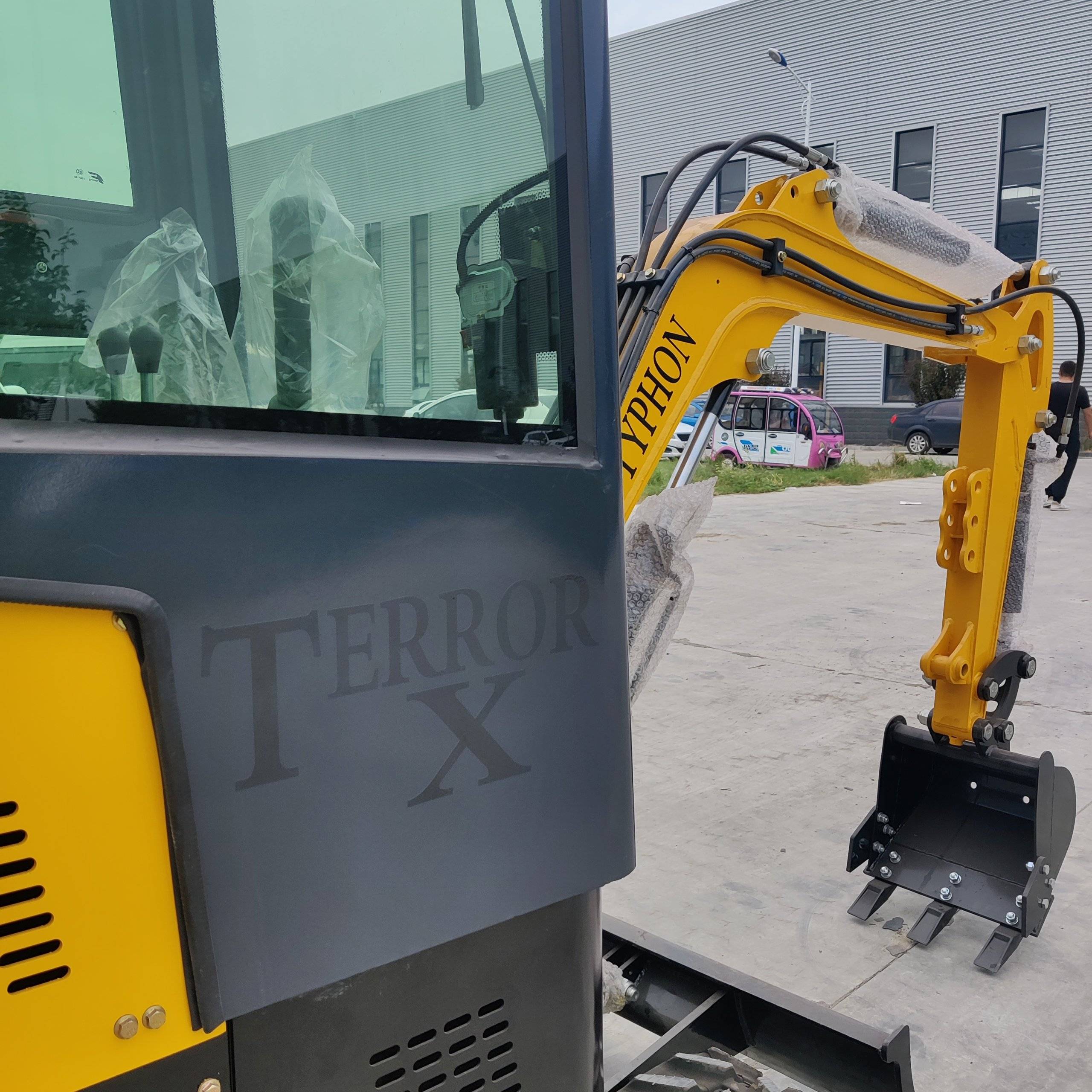 TYPHON Terror X Mini Excavator – 2,500lb Trench Digger